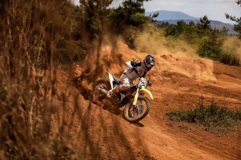 Surron™ Announces Canadian Release of 2023 Storm Bee Electric Off-Road ...